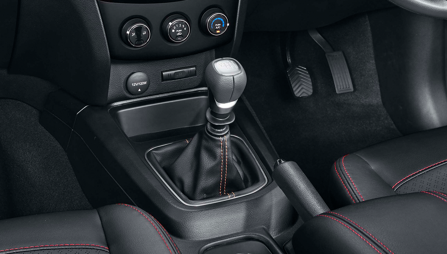 7 Steps to Drive a Manual Car for Beginners | Wuling