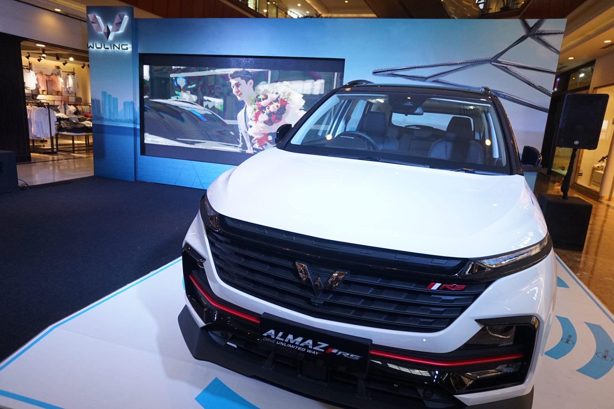 Wuling Almaz RS is Officially Introduced in Pontianak | Wuling
